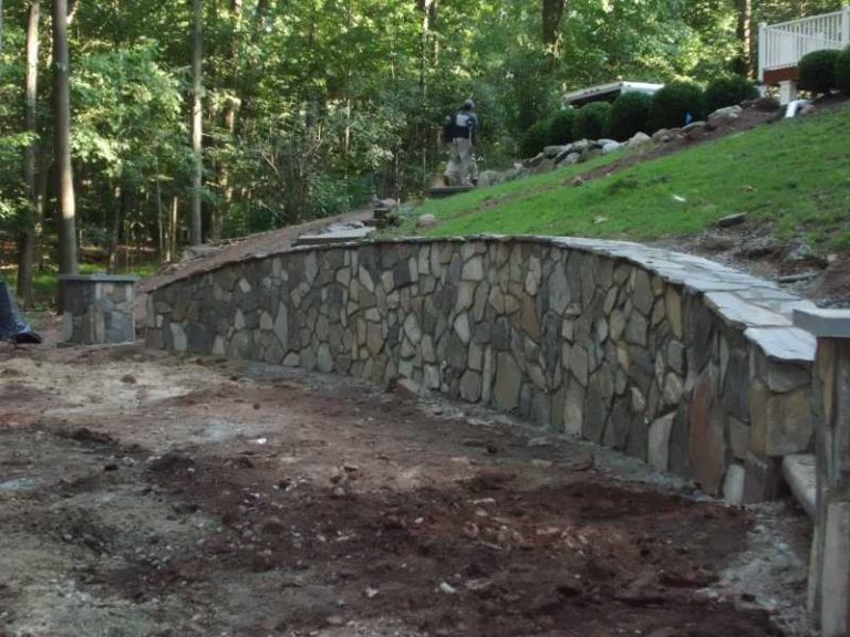 Curved Retaining Wall in New Jersey | Millenium Stoneworks